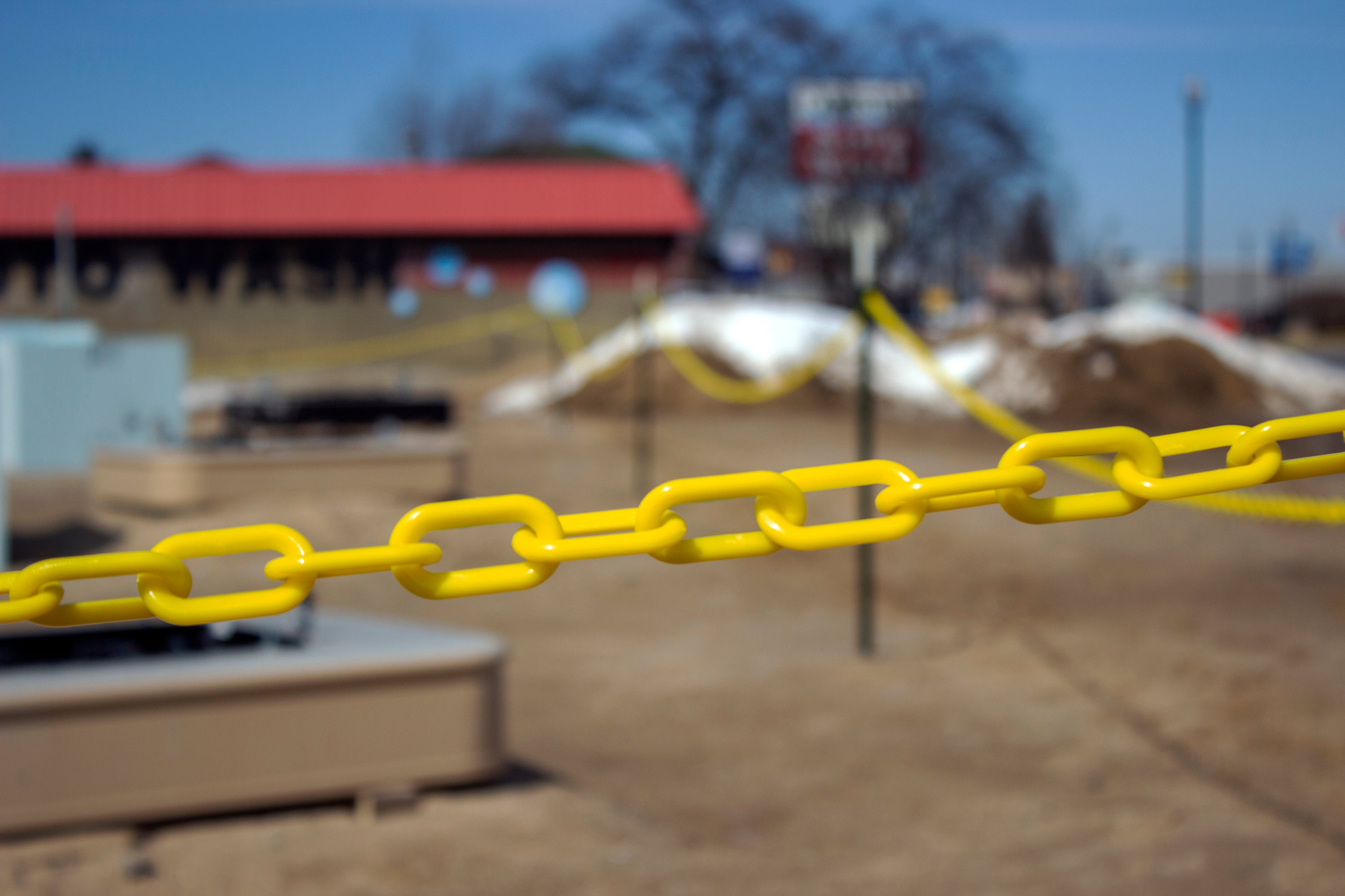 Mr. Chain, The Leading U.S. Manufacturer of Plastic Barrier Chain